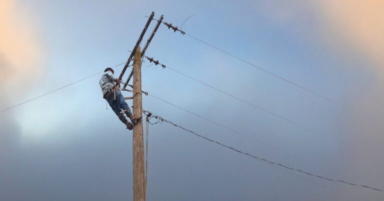 What is a Lineman: Essential Roles & Responsibilities Explained ...